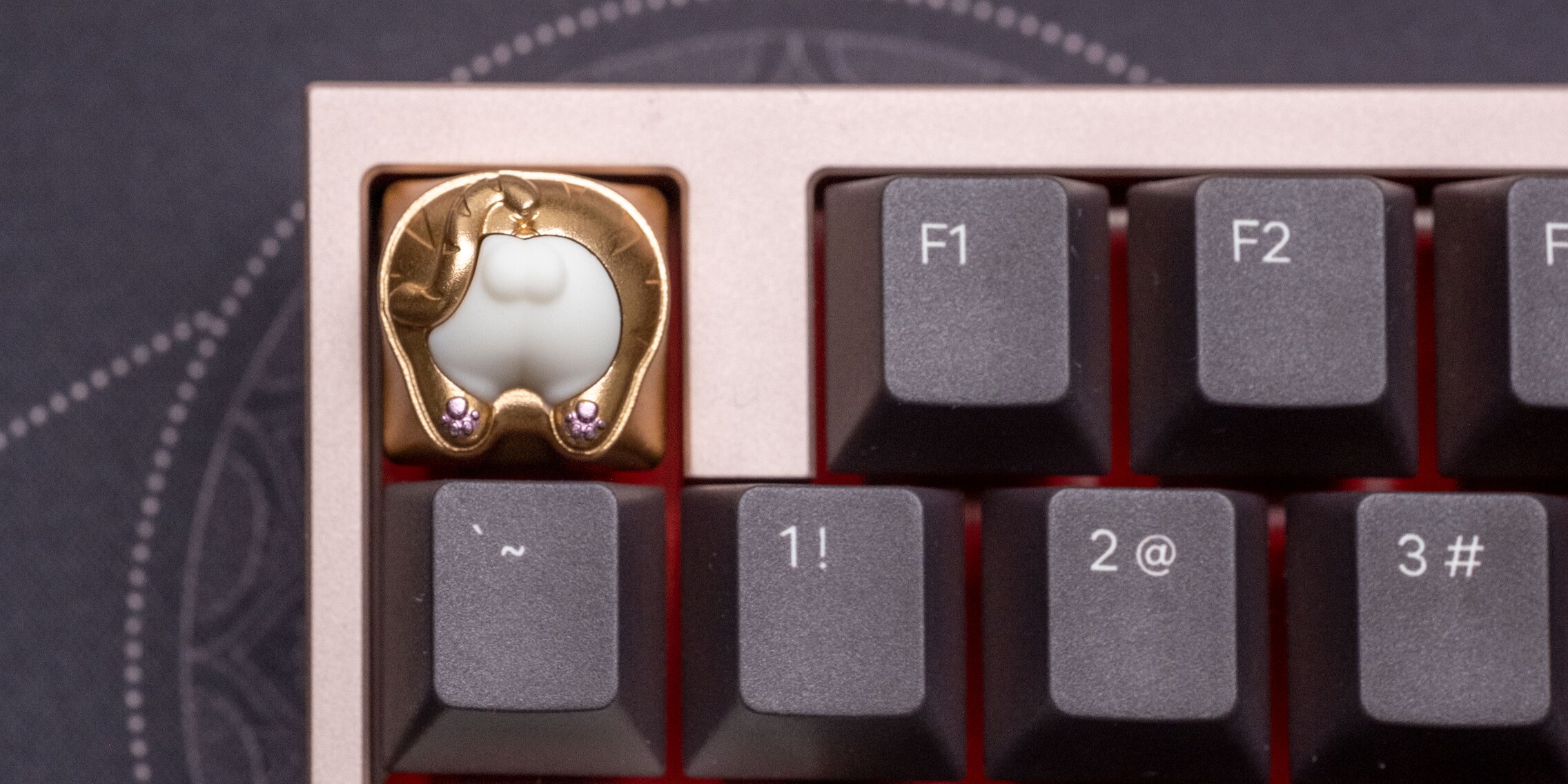 Keycap Kevin : des fesses en silicone sur le clavier, ça fait mauvais ...
