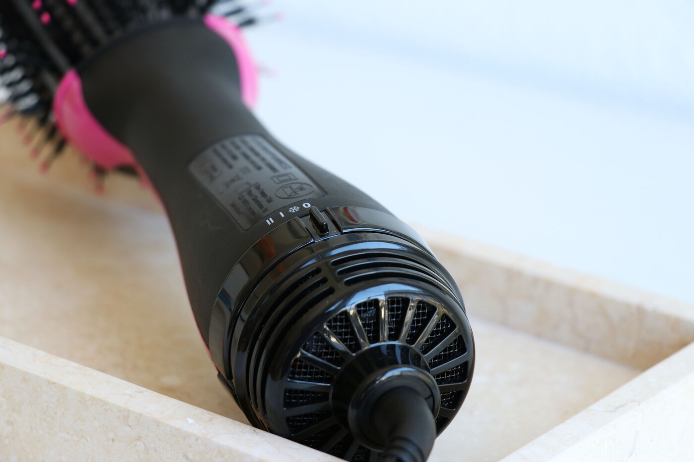 Warmluftbürste: der «kleine» One-Step Volumiser von Revlon im Test ...