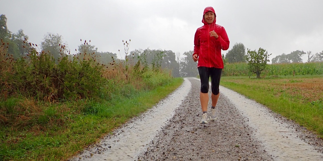 Das «Odlo Zeroweight Waterproof Jacket» im Test - Galaxus