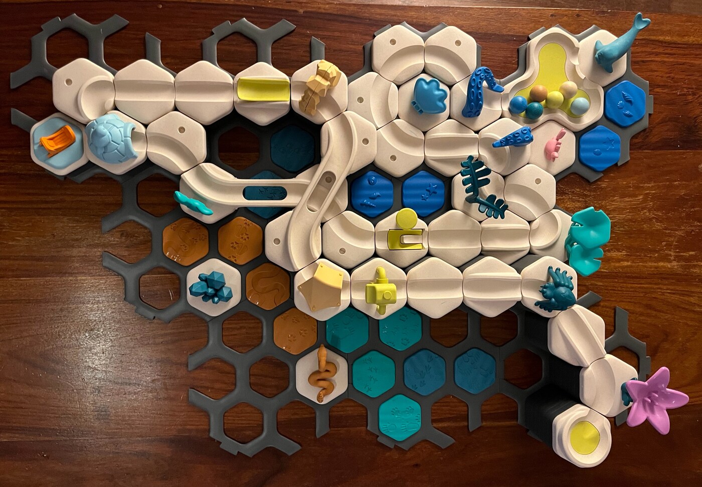 Gravitrax Junior Starter-Set XXL Planet: Murmelbahn im Test - Galaxus