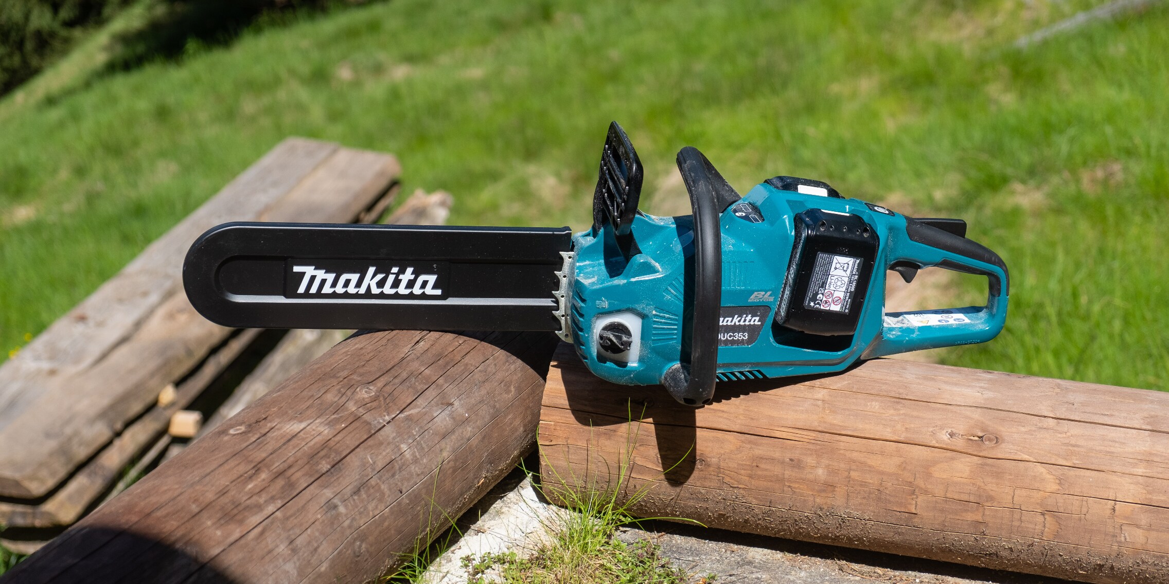 Makita DUC353Z im Test: Akku-Kettensäge begeistert - Galaxus